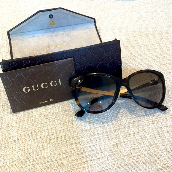 Gucci | Accessories | Authentic Gucci Sunglasses With Original Case And ...